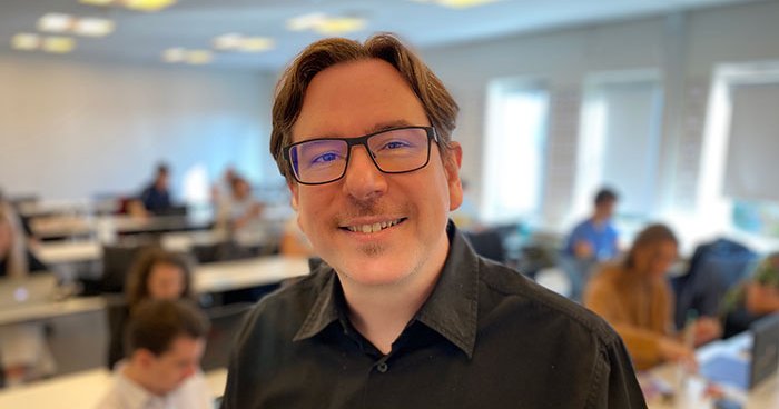 Arturo blander det formelle og det løsslupne - Mit KEA